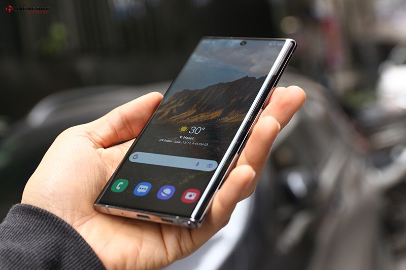 Review Samsung Note 10 5G: Nhỏ gọn vừa tay vừa luôn ví tiền