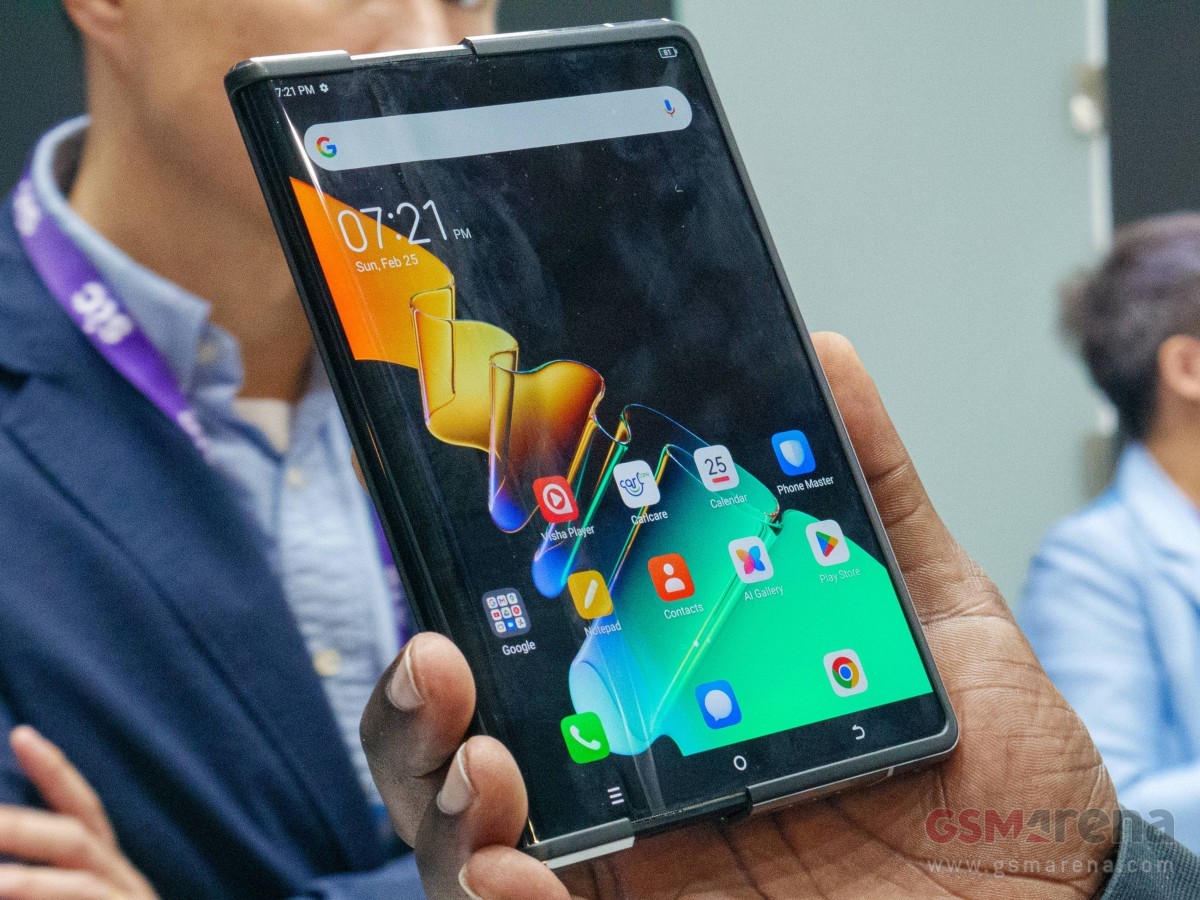 Tecno giới thiệu mẫu điện thoại cuộn có tên gọi là Phantom Ultimate