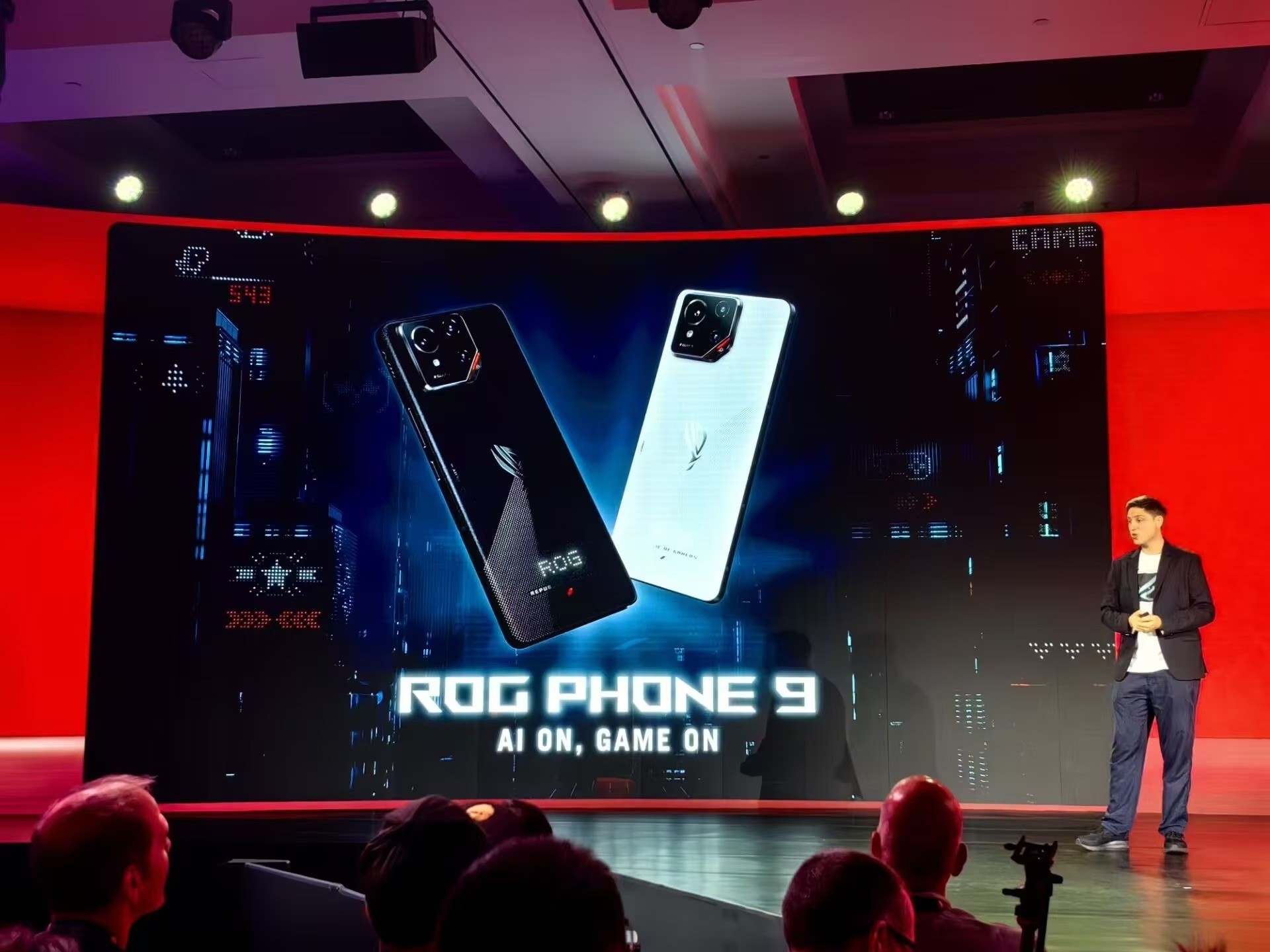 Asus ROG Phone 9 Pro có tốc độ làm mới màn hình 185 Hz phá kỷ lục