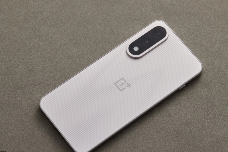 Giá OnePlus ACE 5 Ultra bao nhiêu? Mua ACE 5 Ultra ở đâu giá tốt nhất?